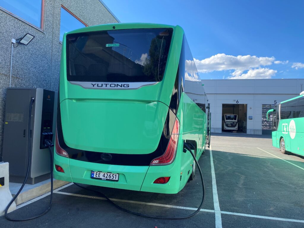 Nytt ladeanlegg til Tide buss Bergen - Supercharge